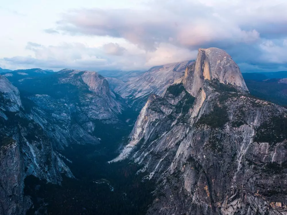 Ma National Parks Akukumana ndi Vuto Limene Likuyandikira