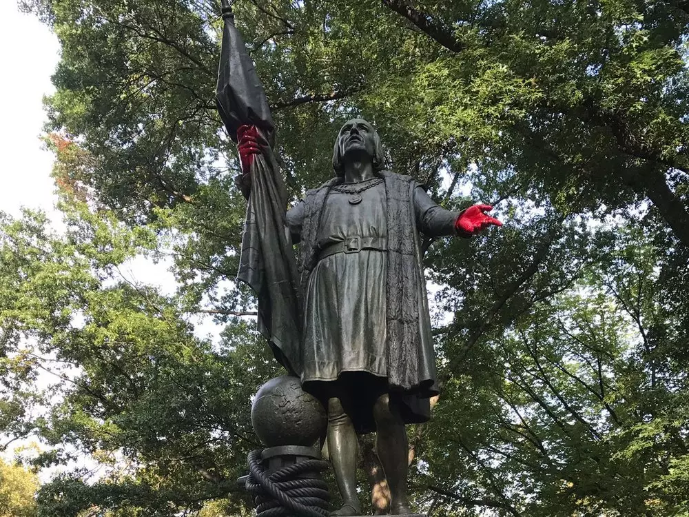 Christopher Columbus minnismerkið skaðað í Central Park