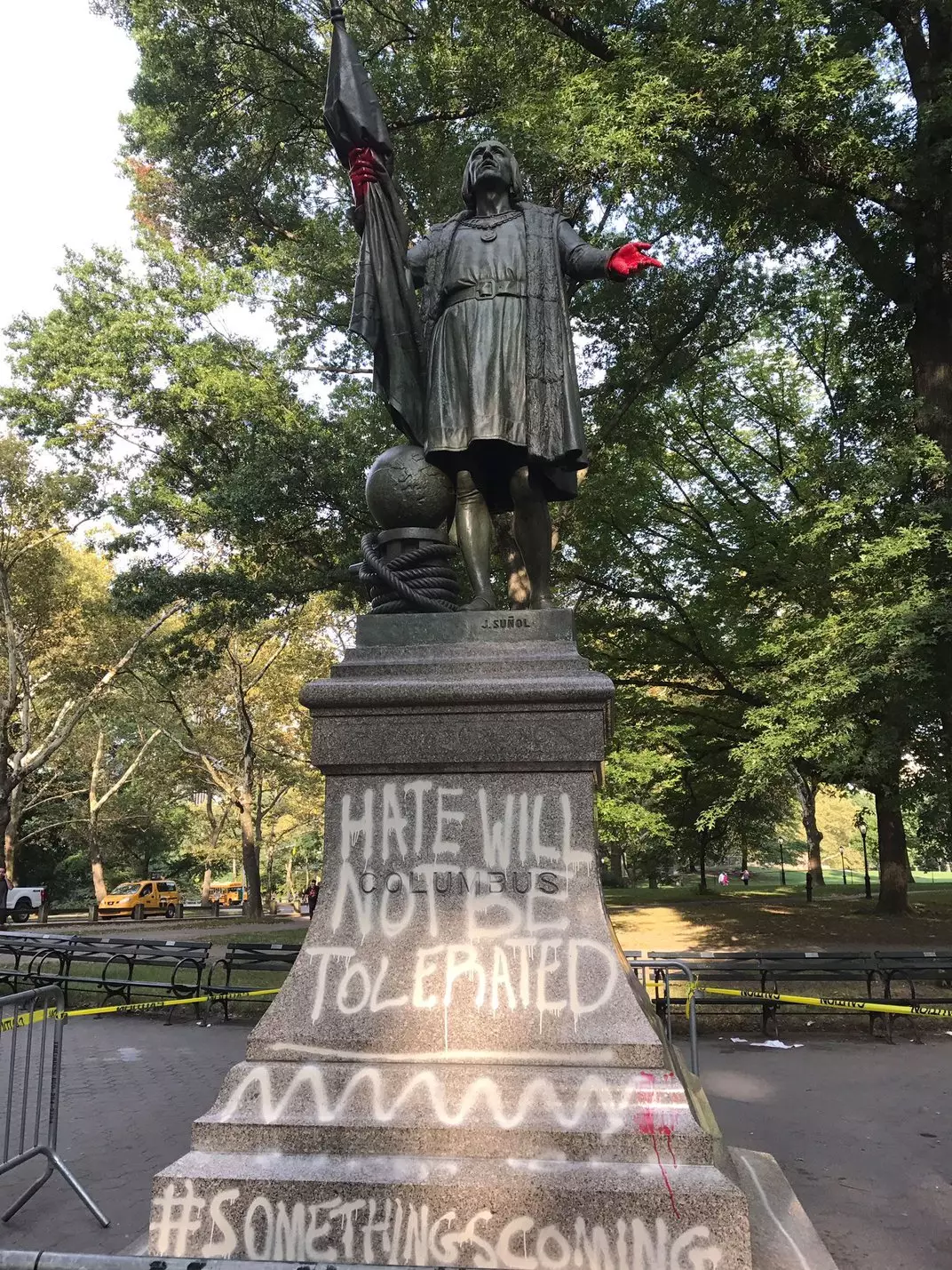 De Christopher Columbus Monument ass am Central Park ofgeschnidden