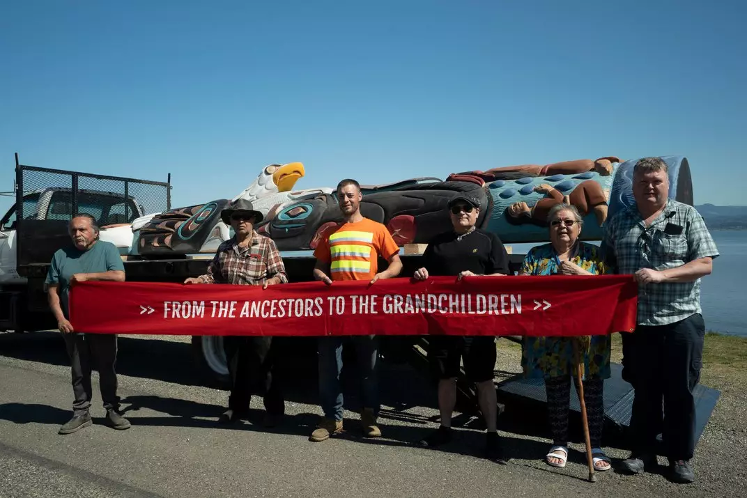 Miksi alkuperäiskansojen aktivistit ajavat 25-jalkaa toteemitankoa eri puolilla maata 23534_4