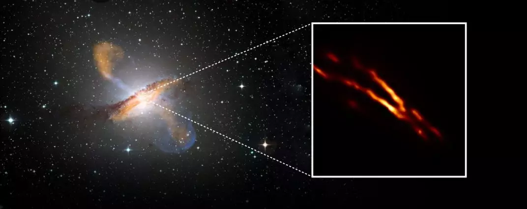 Centaurus A ဂလက်ဆီ၏ဗဟိုရှိ တွင်းနက်
