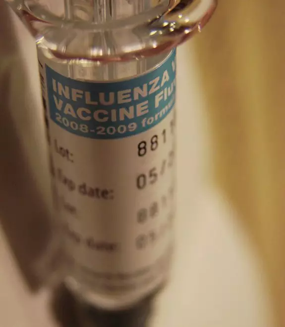 Niadtong 2009, Ang Pagkuha ug Seasonal Flu Shot Nagbutang Kanimo sa Risgo sa Pandemic Swine Flu Nianang Tuig