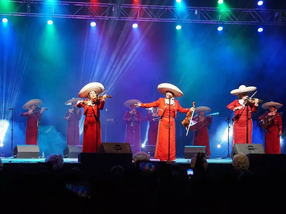 (Picha kwa hisani ya Mariachi Reyna de Los Angeles)