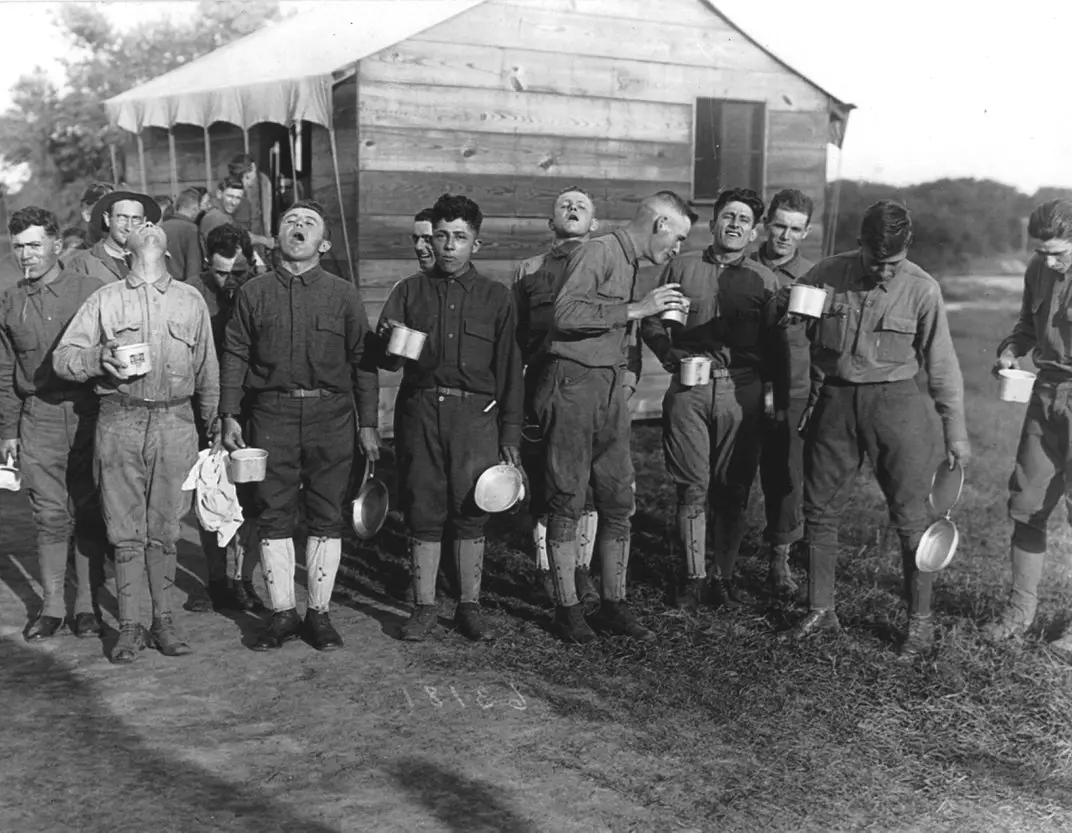 Kamp Diksde erkekler gargaýarlar