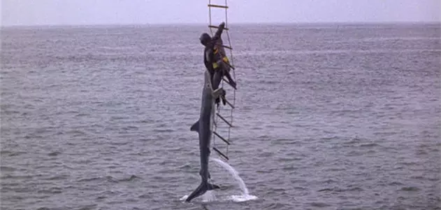 Shark Repellent: Ba Ga Batman kawai ba ne kuma