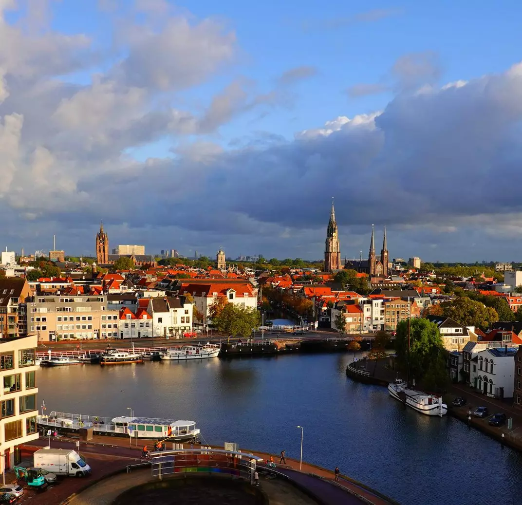 Socrú View of Delft, le feiceáil i mí Dheireadh Fómhair 2019