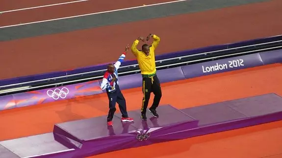 Farah dan Bolt meniru pose klasik satu sama lain