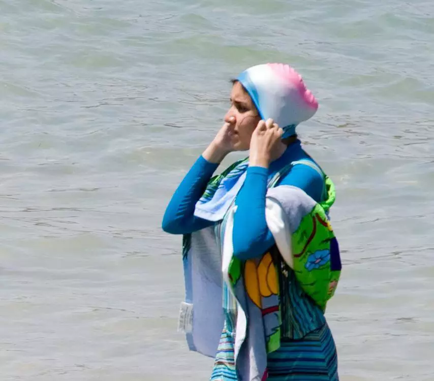 Fransanın Ali Məhkəməsi Burkini qadağasını ləğv edib