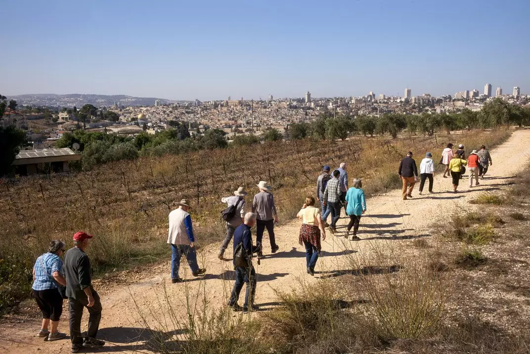 مرشدان سياحيان - إسرائيلي والآخر فلسطيني - يقدمان طريقة جديدة لرؤية الأرض المقدسة 25094_10