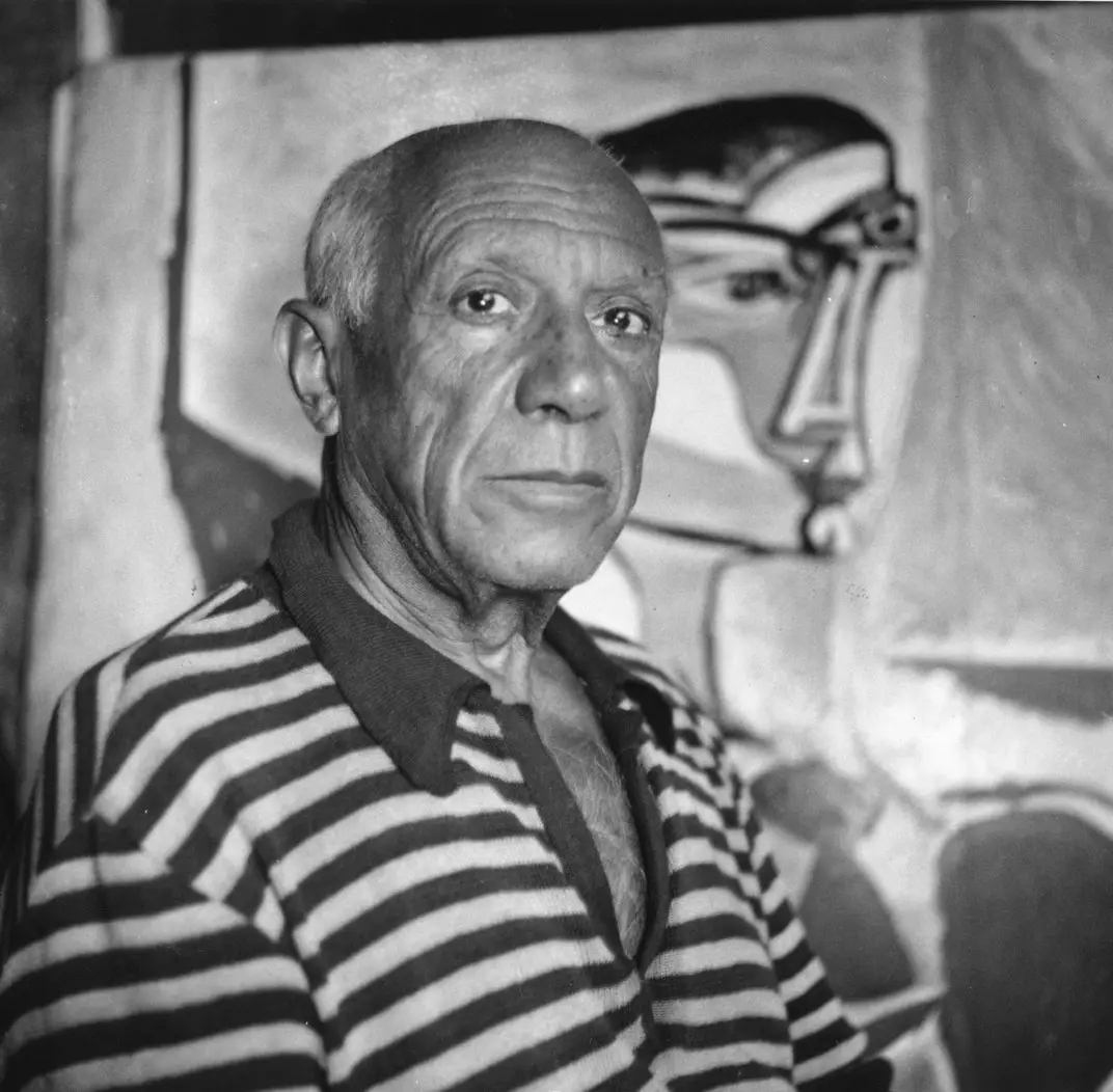 Сурати сиёҳу сафеди Пикассо бо куртаи рахдор, 1955