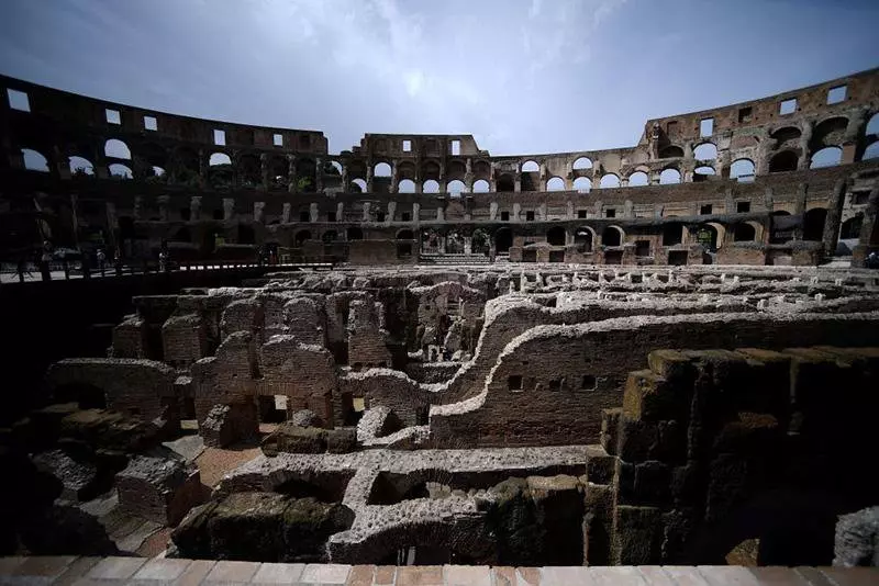 I tunnel sotto il Colosseo di Roma sono aperti al pubblico per la prima volta