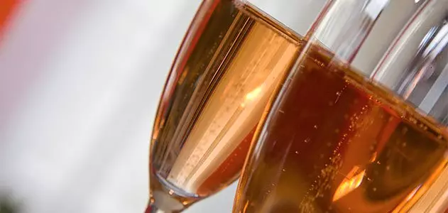 Sayensị nke Champagne, mmanya na-egbu egbu nke ihe mberede mere