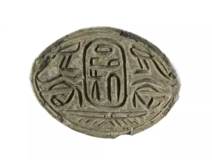 O se amulet fa'amaufa'ailoga o lo'o fa'aigoaina le igoa o Hyksos pharaoh Apophis