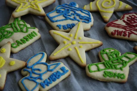 La blogueuse Sarah a apporté des cookies sur le thème de la mission de la NASA au bureau la semaine dernière