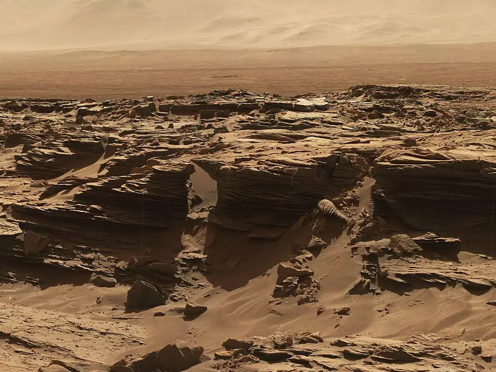 Hier is 'n panoramiese blik op die Curiosity Rover se volgende bestemming