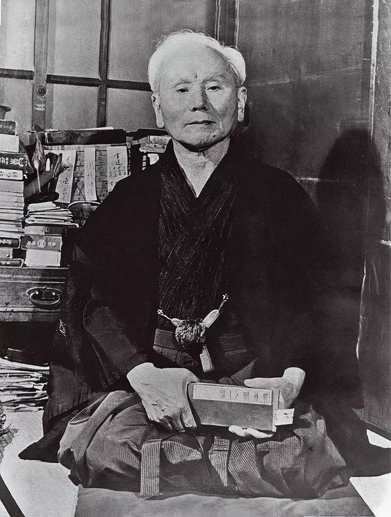 Gichin Funakoshi portreti