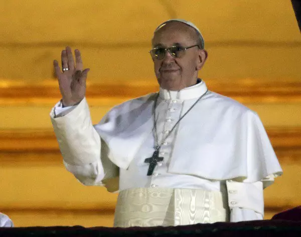 Papa Francisc spune că Biserica nu ar trebui să-și marginalizeze membrii homosexuali