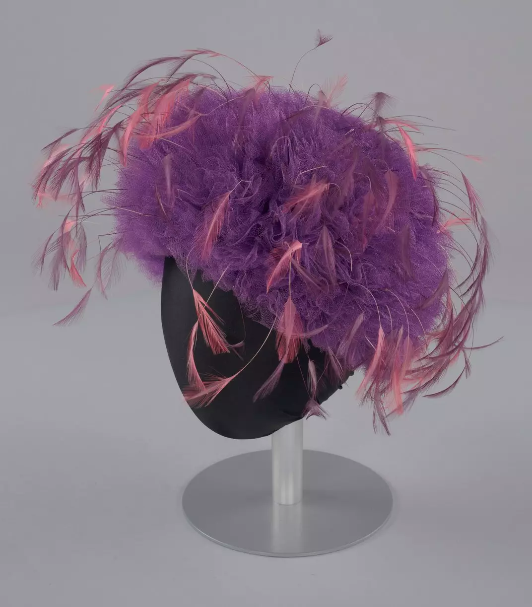 Mae Reeves vállalkozó kalapüzlete egy philadelphiai intézmény volt. Meglátogathatja a Smithsonianban. 25858_6
