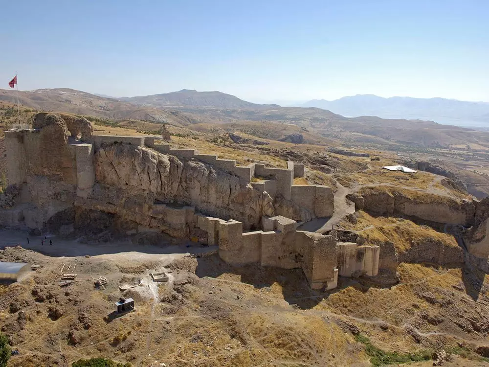 2 800 jaar oue kasteel gekoppel aan enigmatiese antieke beskawing wat in Turkye gevind is