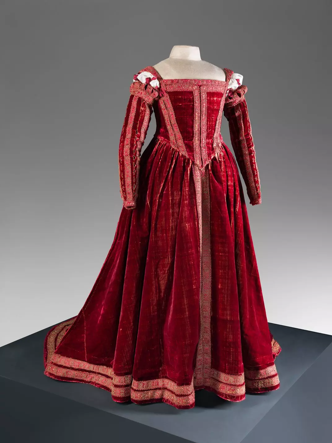 Petticoat met mouwen, ca. 1560, waarschijnlijk eigendom van Eleonora van Toledo