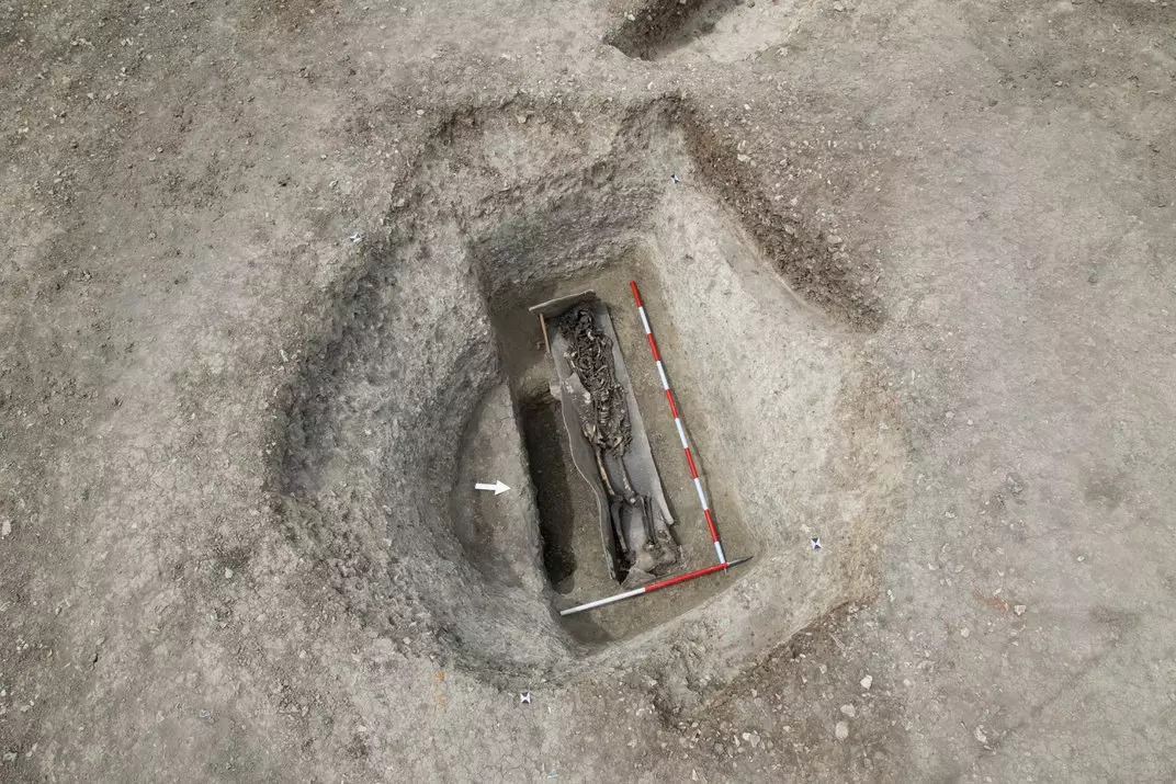 イギリスで発見された鉄器時代の殺人被害者の骸骨 25980_3