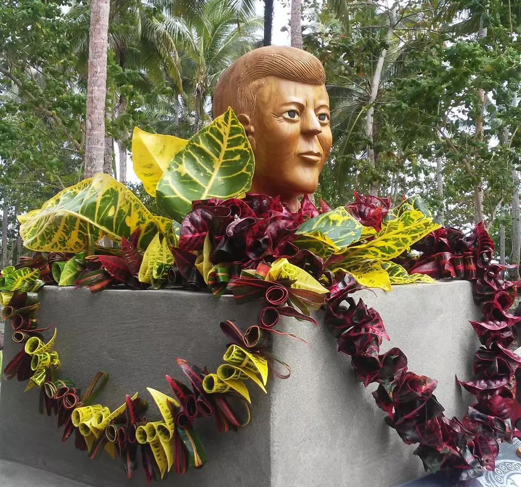 Menyelam Dengan Bangkai Perang Dunia Kedua di Kepulauan Solomon 26157_14