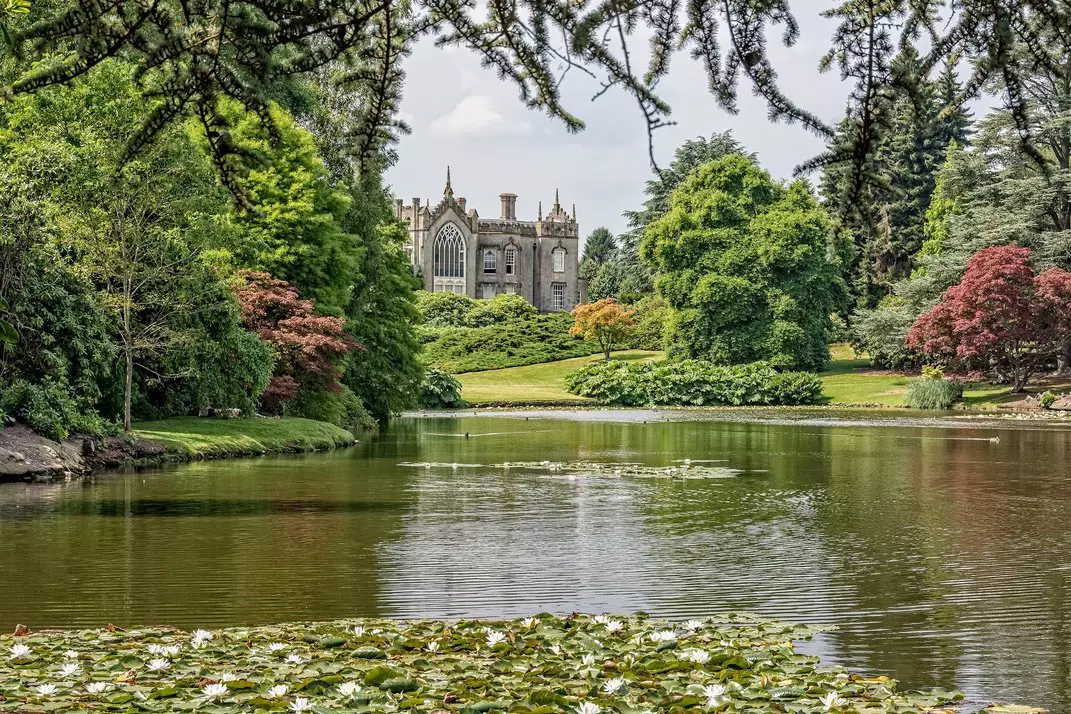 Step Inside 12 of England's Most Beautiful Gardens 26215_49