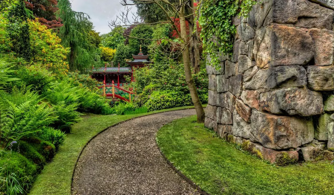 Step Inside 12 of England's Most Beautiful Gardens 26215_8