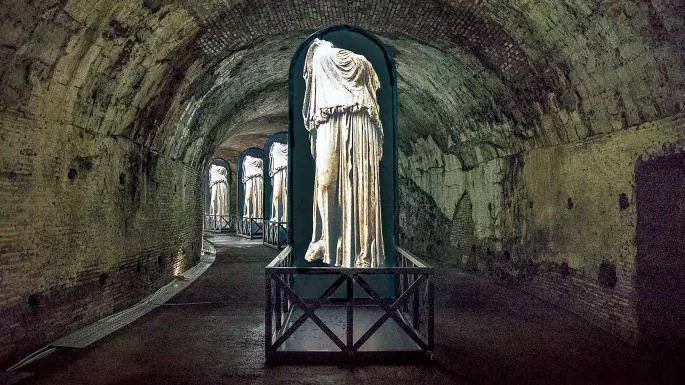 Iwe Zvino Unogona Kuona Tunnels Pazasi peRome Mabhati eCaracalla