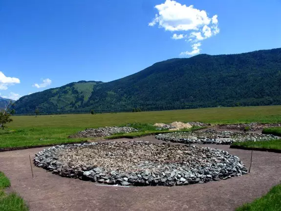 Burial Mounds Jippreserva l-Kultura tan-Nomadi Antiki fil-Każakstan