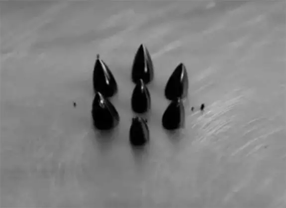 Ara din il-blob ta' Ferrofluid timmultiplika aktar malajr milli l-broomstick tal-apprendist tas-sorer