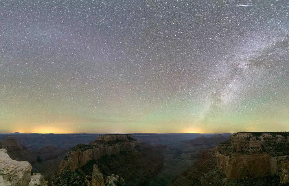 Grand Canyon Dê Zûtir Bibe Parkek Esmanî ya Tarî