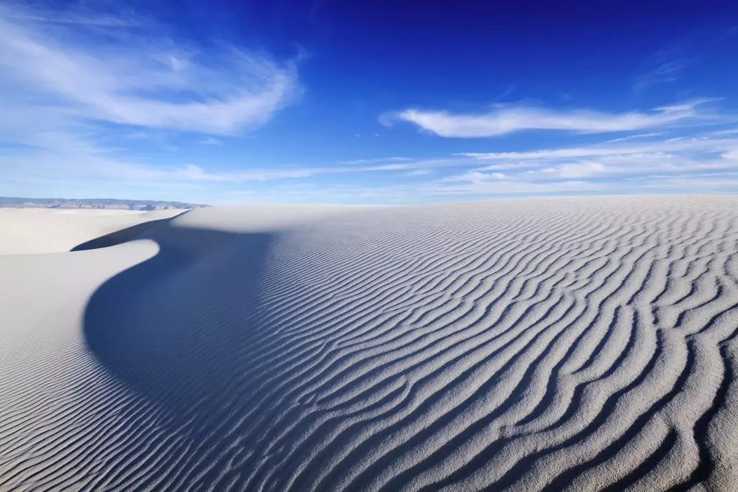 दुनिया के सबसे लुभावने रेत के टीलों को देखने के लिए छह स्थान 26586_16