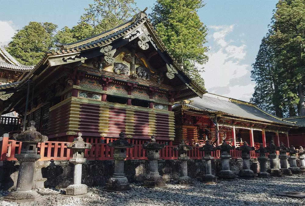 Toshogu Shrine-komplekso en Nikko, Japanio.