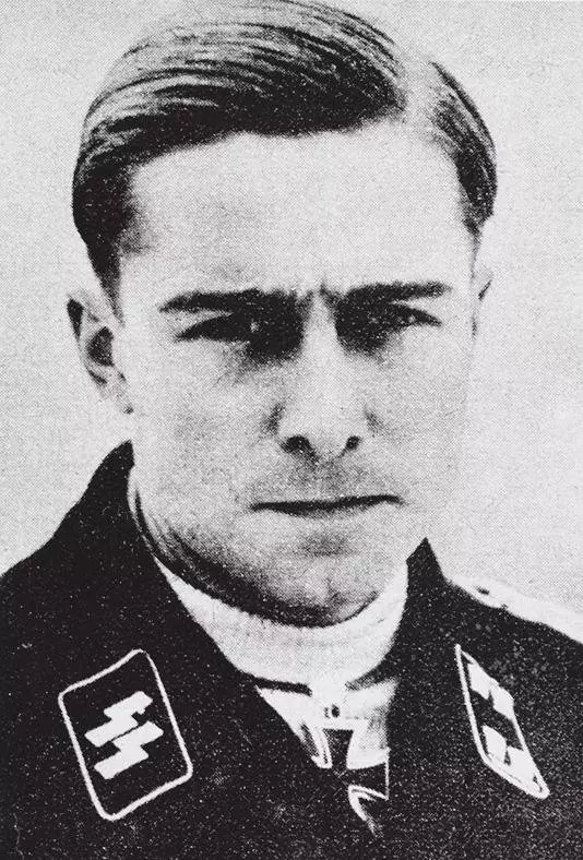 Joachim Peiper, komandan unit SS yang membantai tawanan perang Amerika dan warga sipil Belgia di dekat Malmedy, termasuk di antara pelaku terakhir yang dibebaskan dari penjara pada tahun 1956.