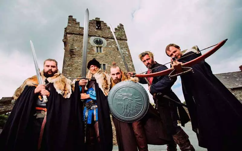 Le caoinchead Féile Winterfell / Iontaobhas Náisiúnta Thuaisceart Éireann