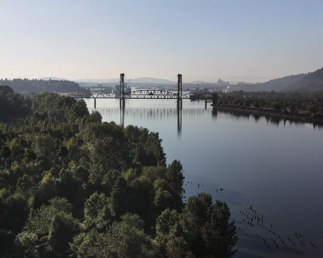 Kwa Portland, Oregon, Milholland o ne a bolela jaana: “Lona basadi lo tshwanetse go tila fa lo batla go thusa go bopa lefatshe sesha.”