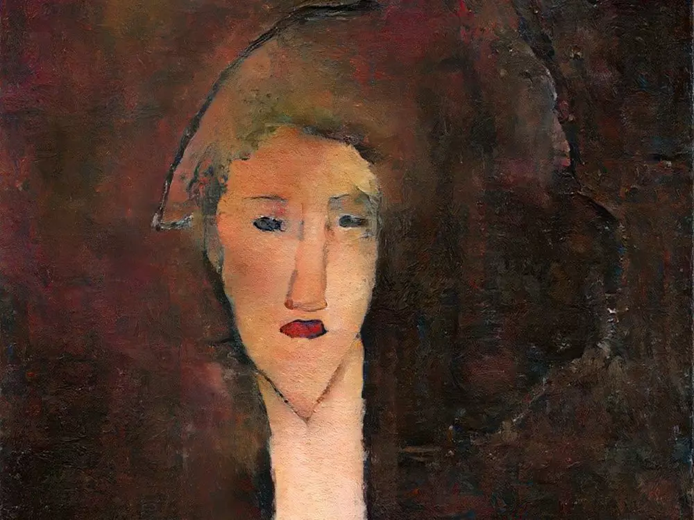 Una pintura d'una dona pàl·lida amb llavis vermells, cabell castany fosc davant d'un fons marró i vermell multicolor