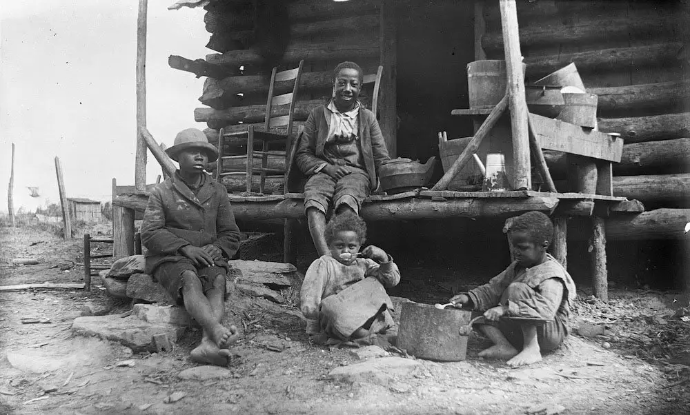 Oito exposicións en liña para ver agora mesmo sobre a historia negra, o racismo e a protesta