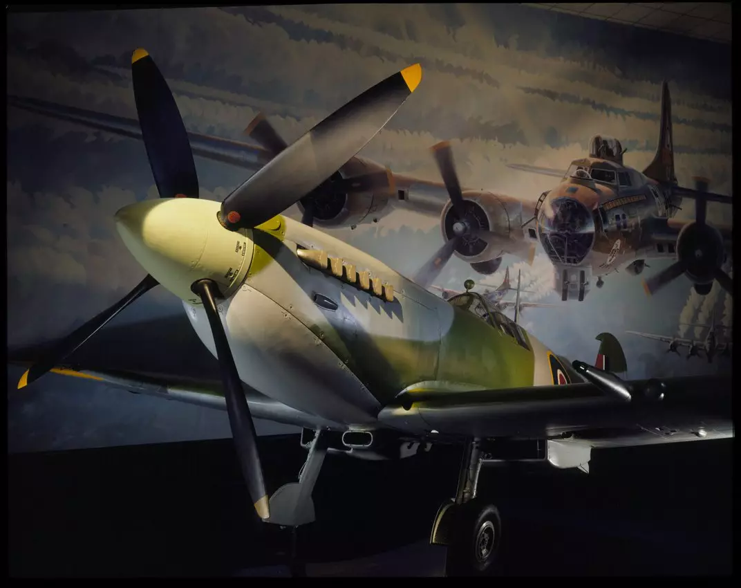 ຈື່ຈໍາ Supermarine Spitfire, Iconic Fighter Plane of World War II 27101_3
