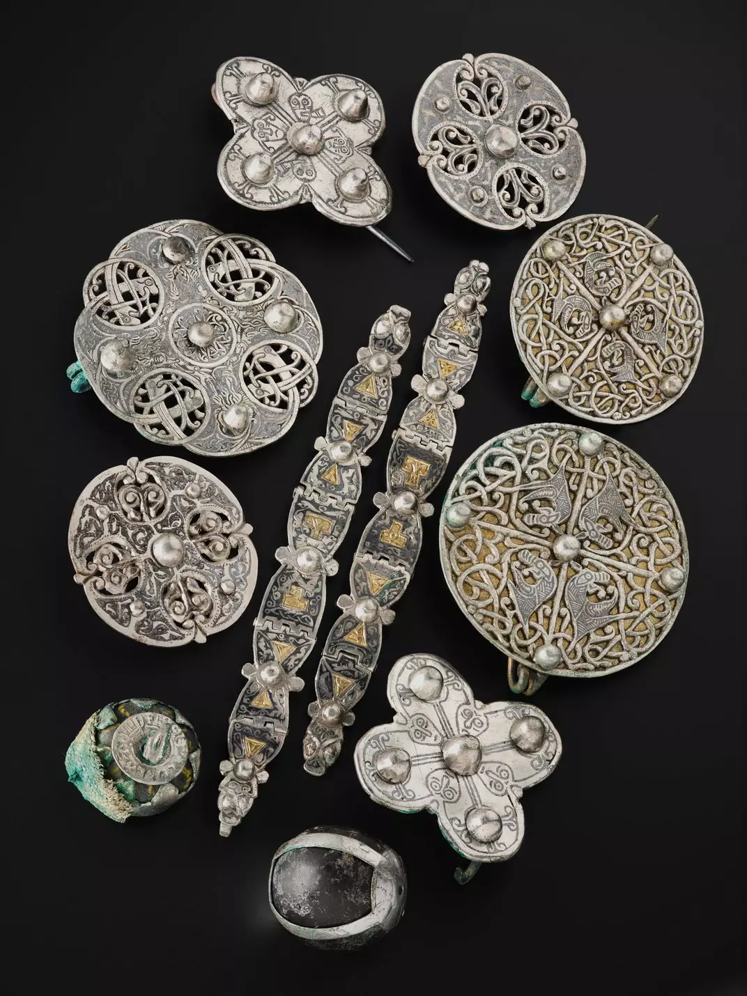 Trove of Viking-Age Treasures fer í langþráða frumraun almennings 27170_2