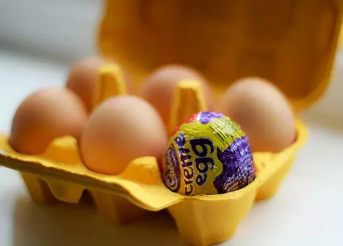 Cadbury Crème Egg ուտելու հինգ եղանակ