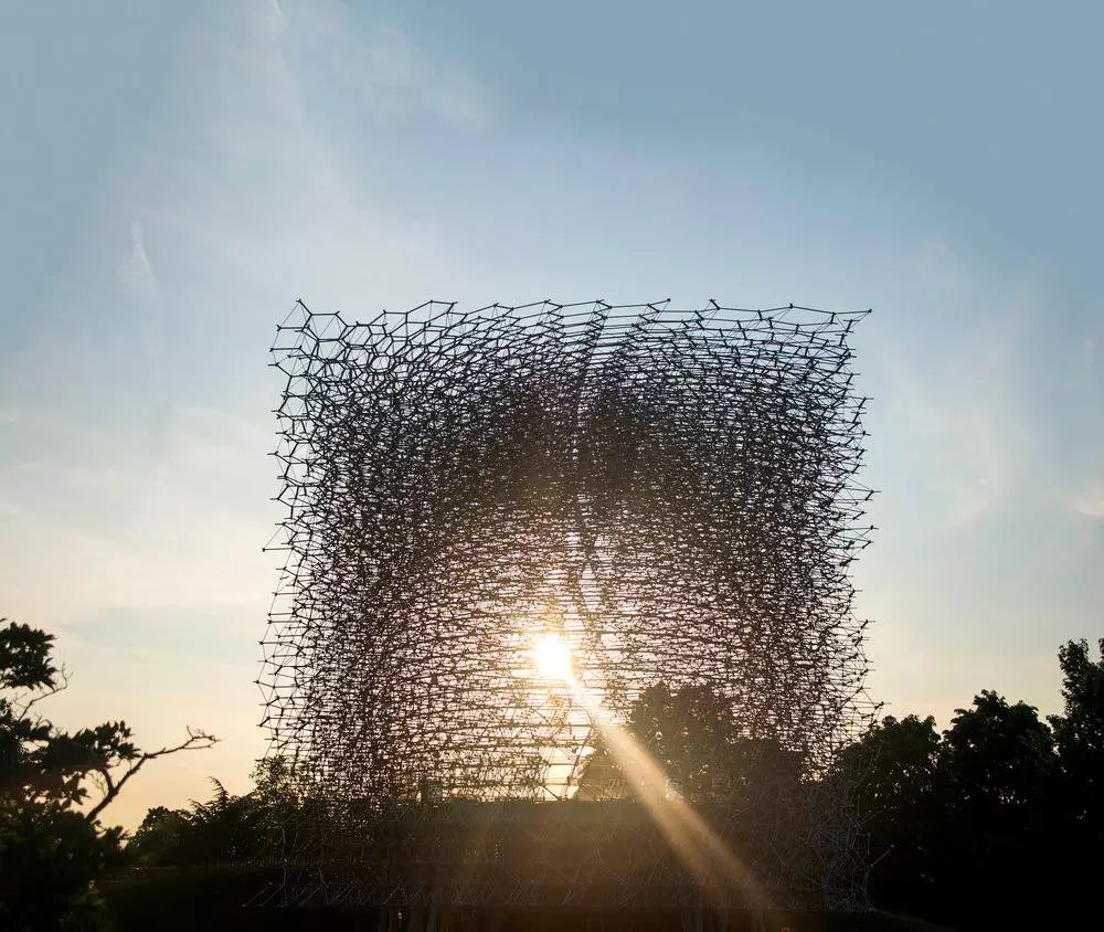 Diese Skulptur wird von lebenden Honigbienen gesteuert 27255_8