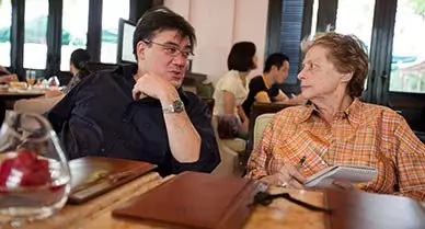 Mimi Sheraton con Alan Gilbert