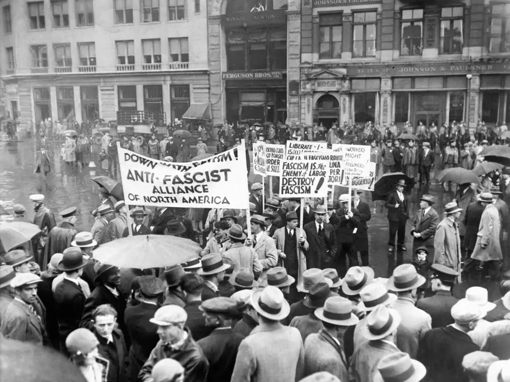 Umhla kaMeyi weParade ye-Anti-Fascist