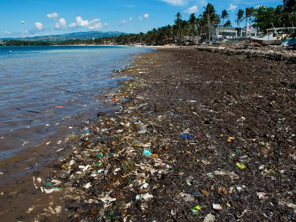 Tompok Sampah Besar di Lautan Mungkin Ada Pintu Keluar