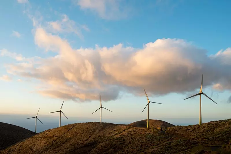 Ing Kapuloan Canary, Tiny El Hierro Berjuang kanggo Kamardikan Energi