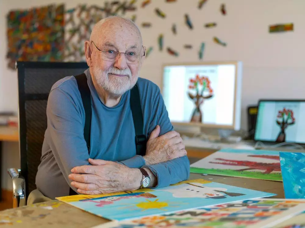 Eric Carle, Penulis lan Ilustrator saka 'Uler Keluwen Banget,' tilar donya ing umur 91