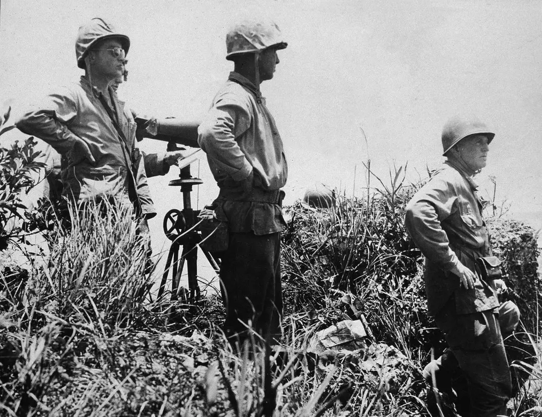 Simon Bolivar Buckner di Okinawa