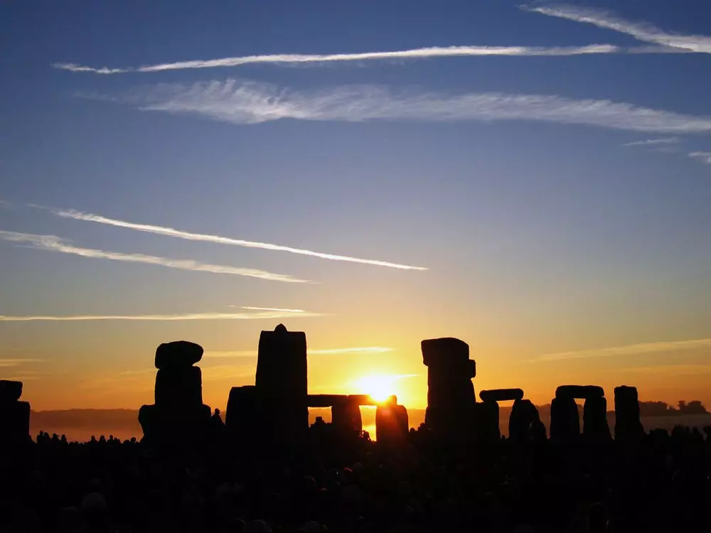 Bii o ṣe le gbe ṣiṣanwọle Stonehenge's Summer Solstice Celebrations